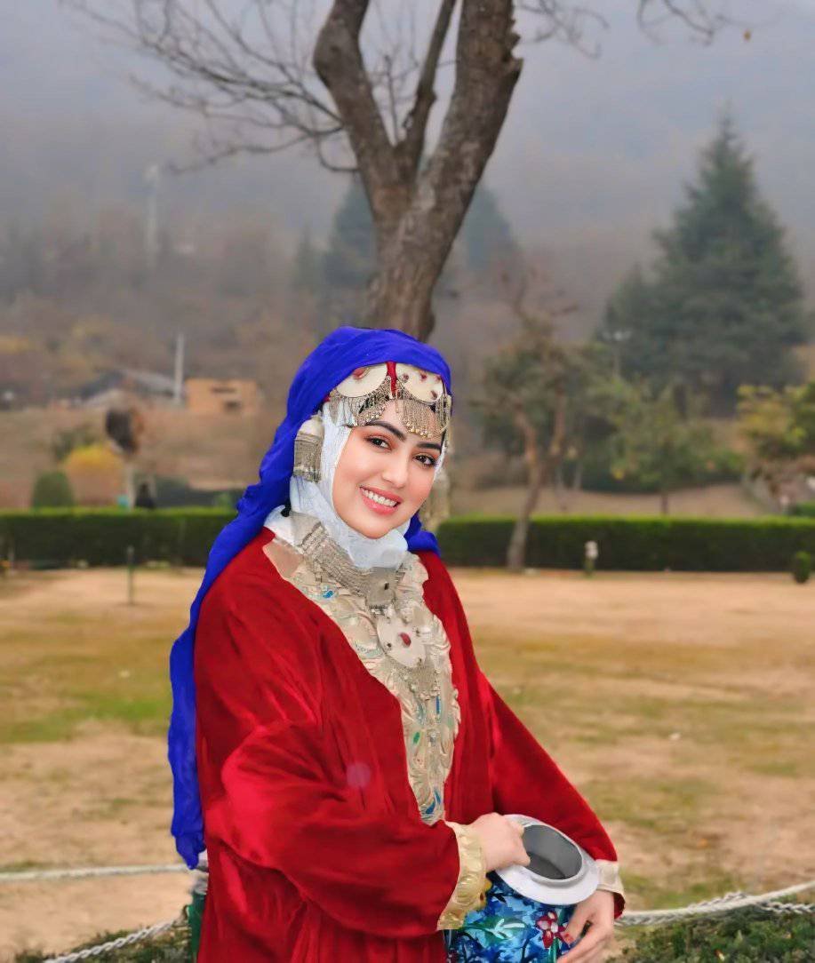 From Bollywood to Hijab: Sana Khan’s Inspiring Journey of Faith ...
