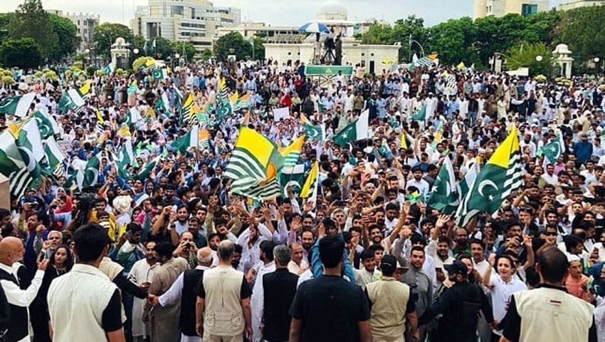 Azad Kashmir Cops Refused to Shoot People - News Of Kashmir